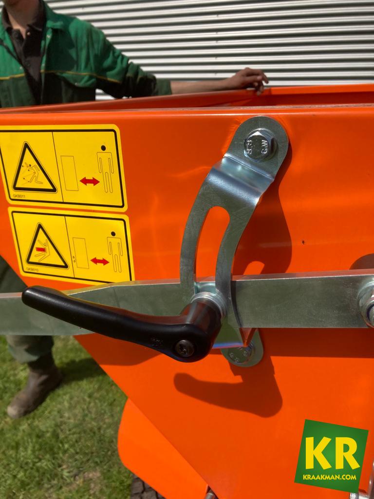 GKB Sportveld onderhoudsmachine Sandspreader (ZOB) #29386 - Kraakman
