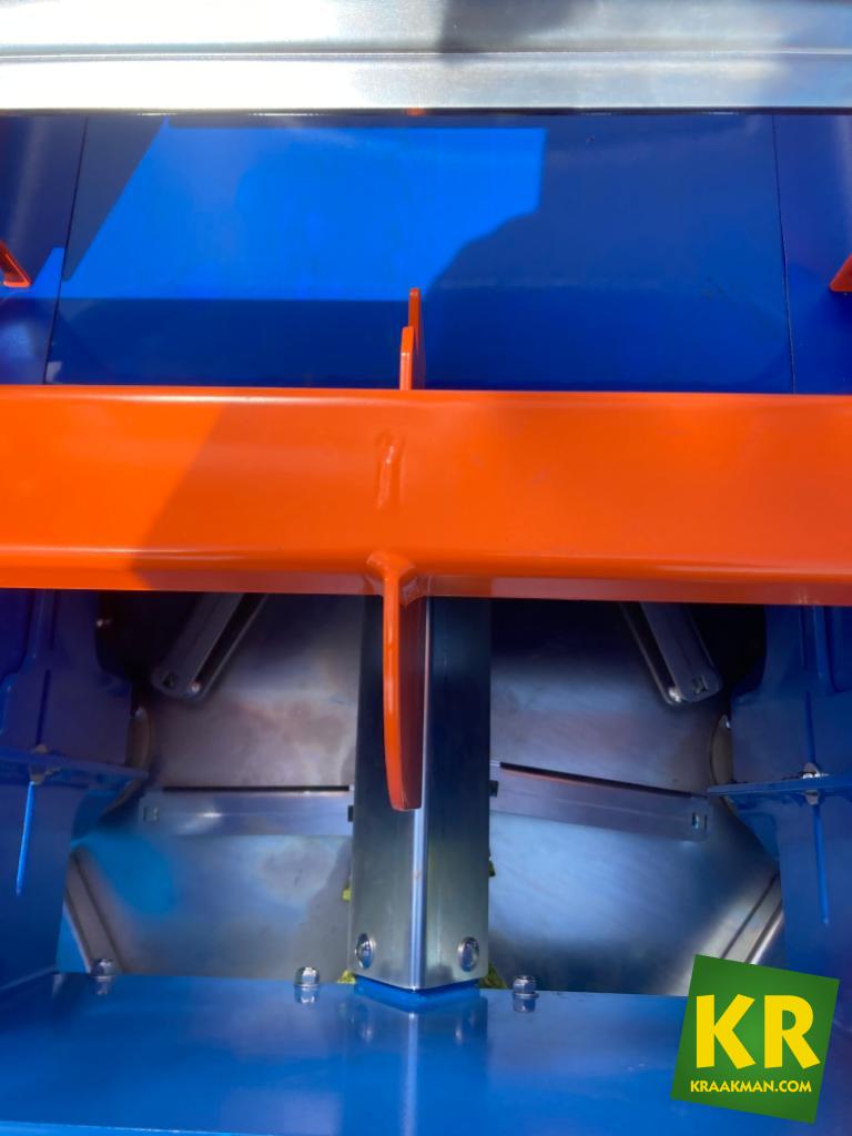 GKB Sportveld onderhoudsmachine Sandspreader (ZOB) #29386 - Kraakman