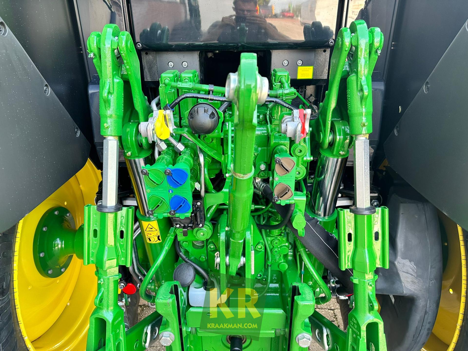 John Deere Tractor 6120M CAB (WD) #28481 - Kraakman