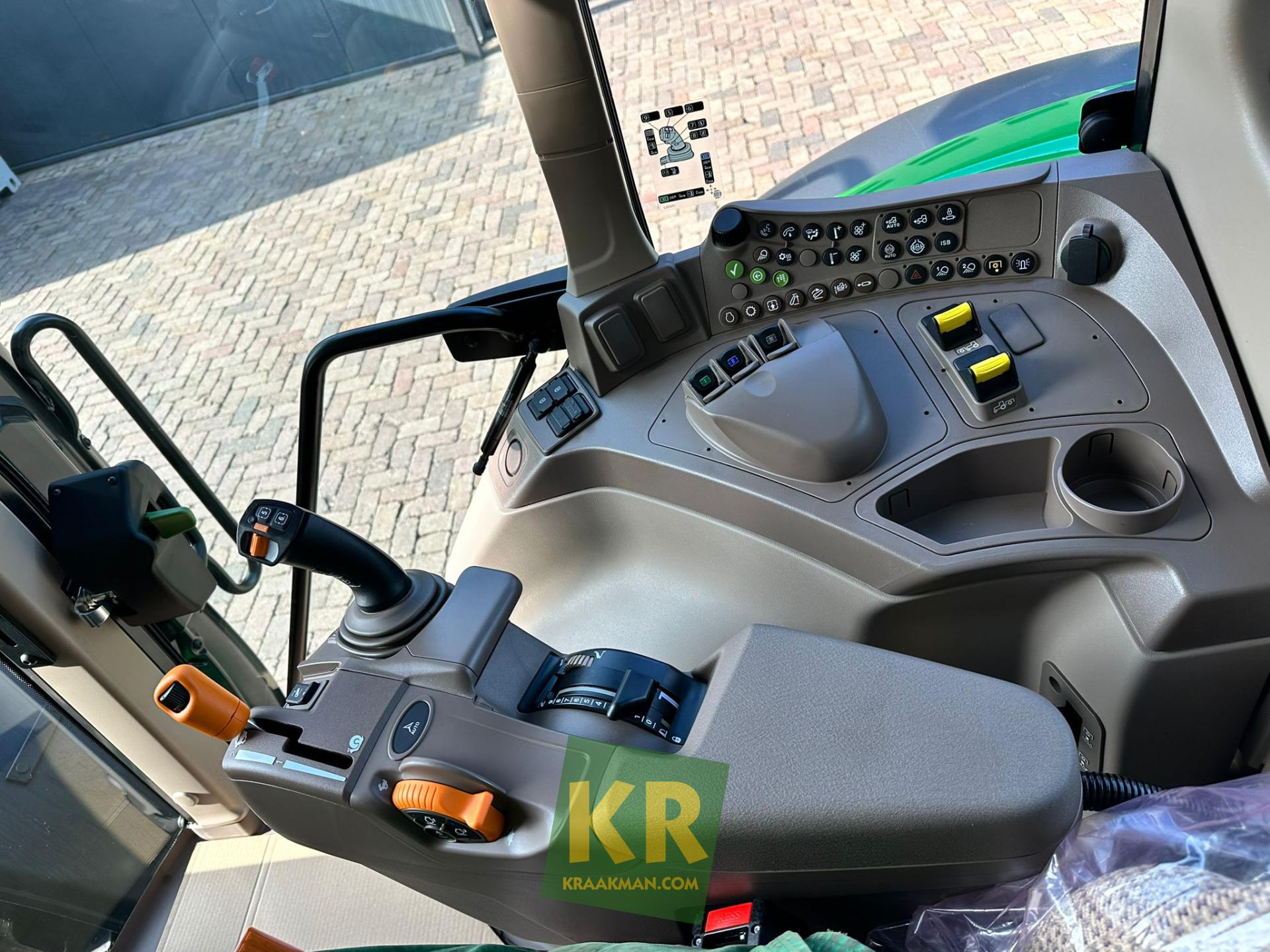 John Deere Tractor 6120M CAB (WD) #28481 - Kraakman