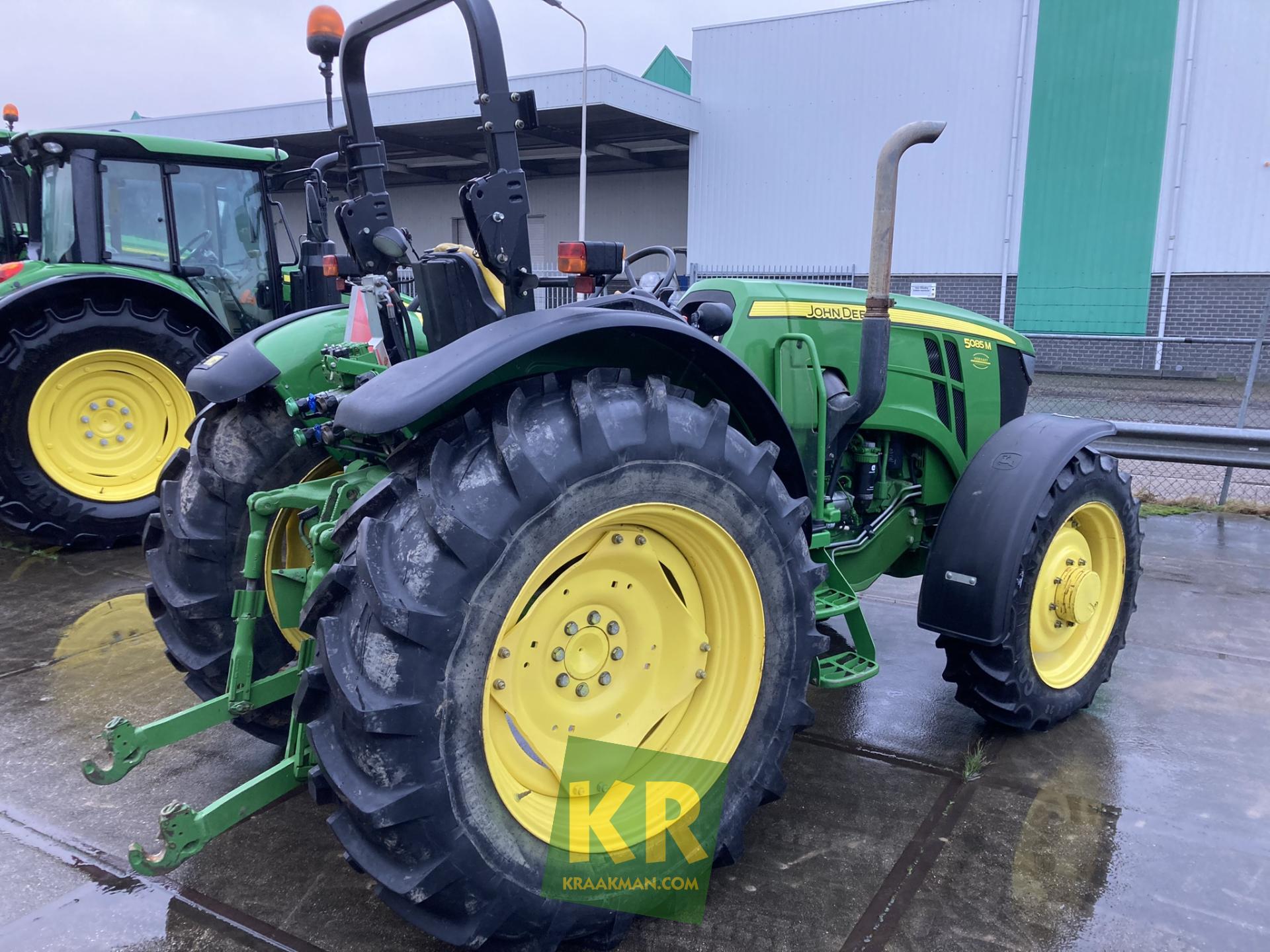 John Deere Tractor 5085M (SB) #30257 - Kraakman