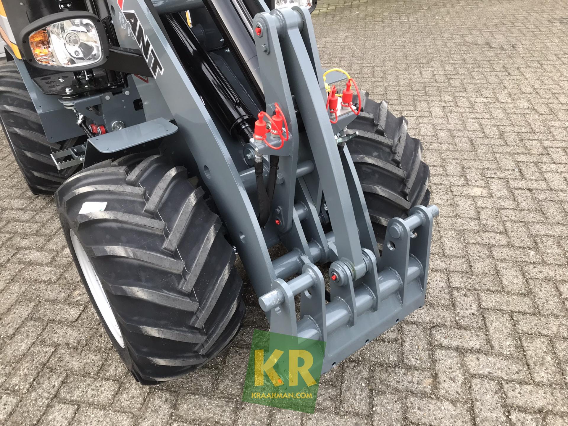 Giant Kniklader / Minishovel G2300 (LH) #30461 - Kraakman